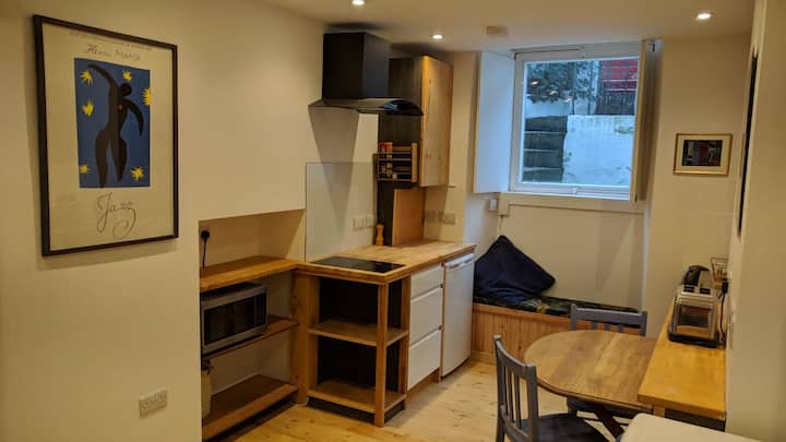 Newtown Heart Of The Burgh - Studio - Edinburgh