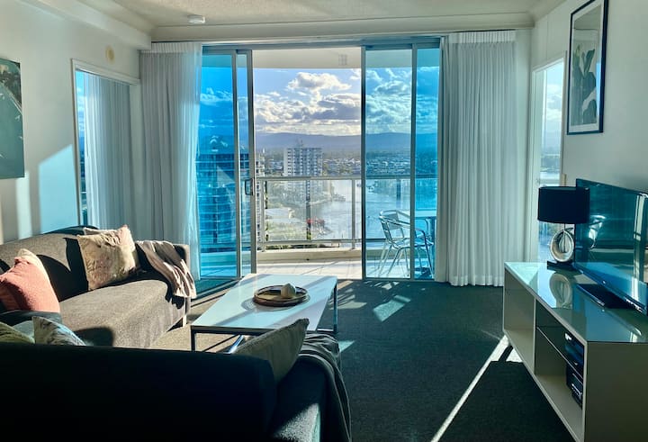 Sunset Paradise At The Chevron Renaissance - Gold Coast
