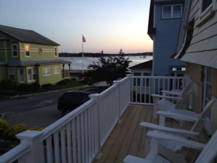 Lovely Victorian Carriage House - Wareham, MA
