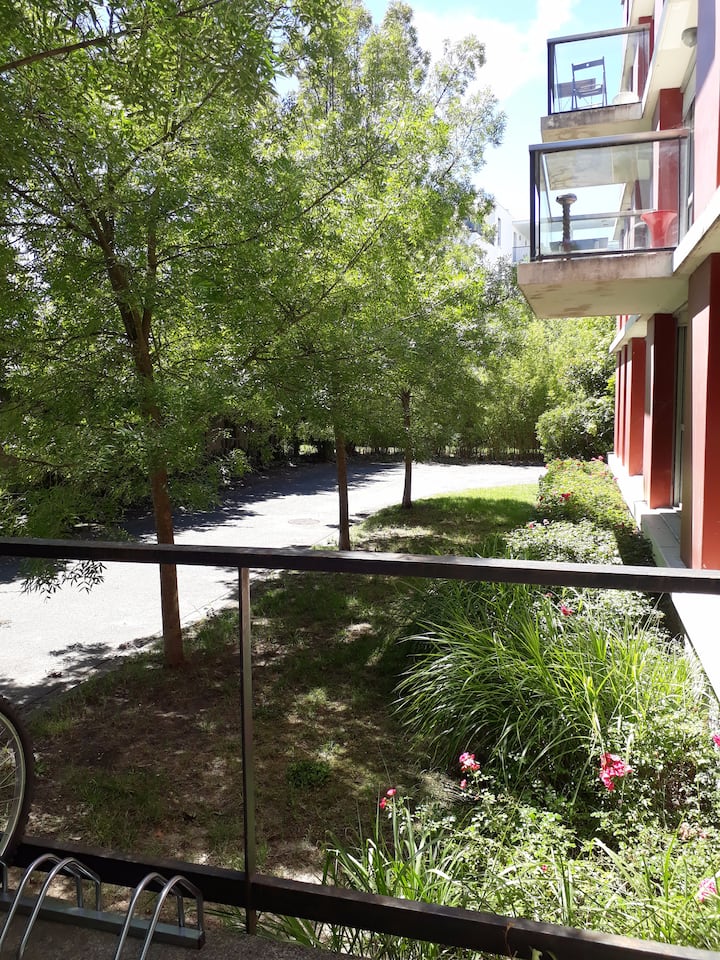 Quartier Des Chartrons Dans Un éCrin De Verdure - Blanquefort