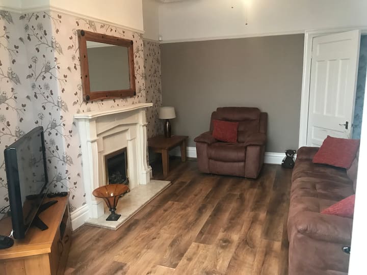 Beautiful And Cosy Three Bedroom House - Guernesey