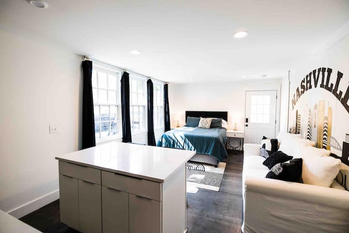 12 South Sleeps 11, Dolly Themed W/hot Tub! - Nashville, TN
