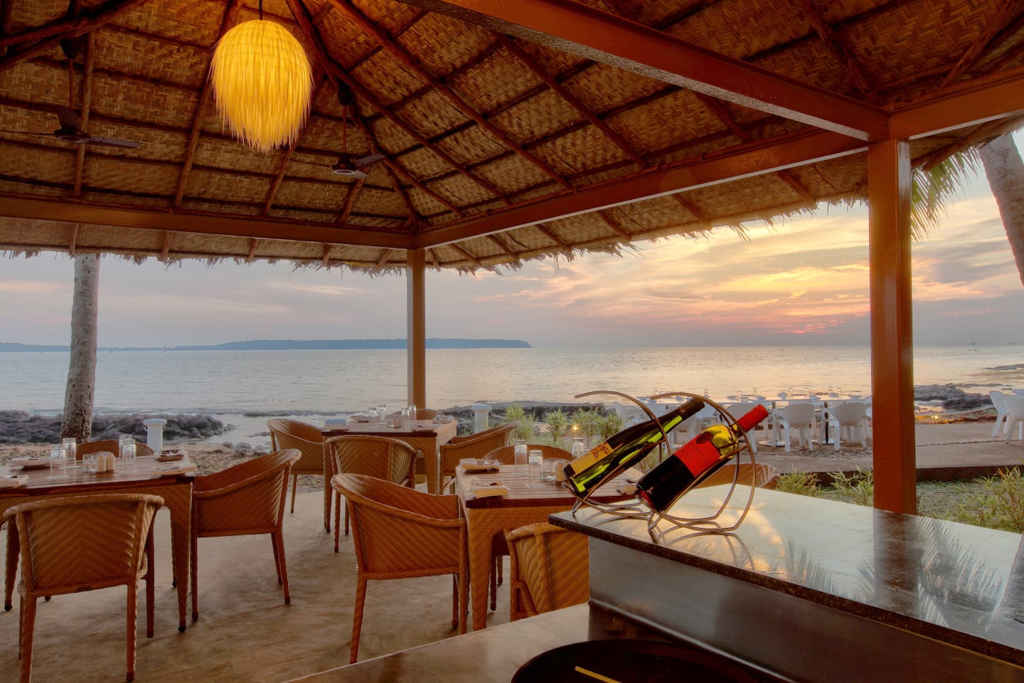 27 Luxury Beach Resorts In Goa (2022) | Updated Deals, Latest Reviews ...