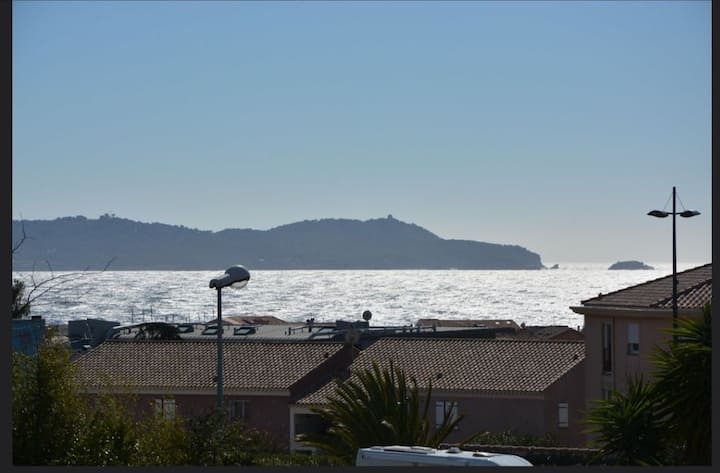 Appartement T3 Entre Village Et Plage à Pied - Carqueiranne