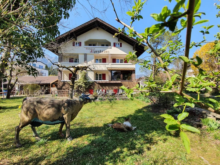 Zentral & Ruhig Gelegenes Bayrisches Gästehaus - Garmisch-Partenkirchen