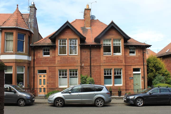 Charming, Traditional Red Sandstone  Cottage - Dunbar