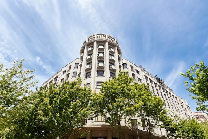 Landmark Art Deco House | Palacio So Comercio - Oliveira do Douro