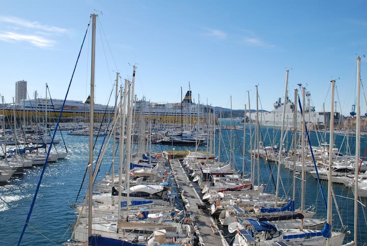 Joli T1, Vue Mer Sur Le Port De Toulon - Ibis budget Toulon centre