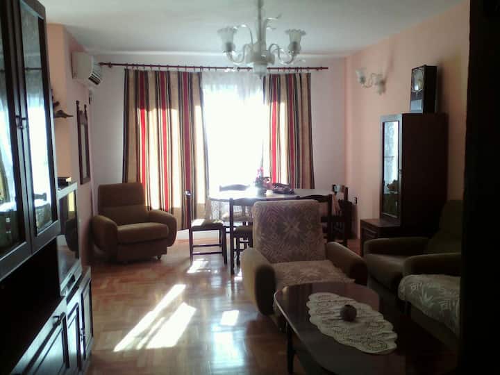 Spacious 2 Bedroom Apartment @The Center Of Burgas - Burgasz