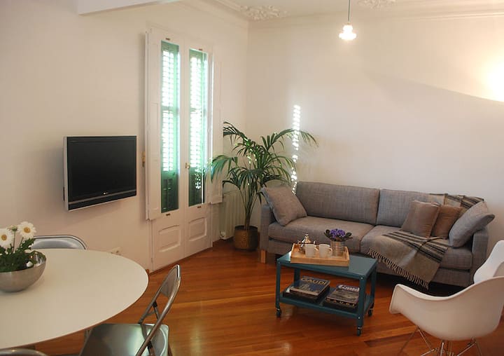 Beautiful Apt. Next To P. De Gracia - Barcelona