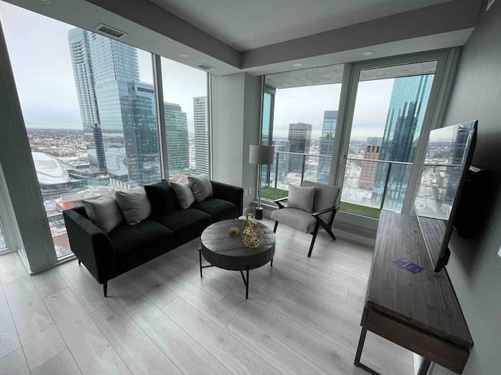 Downtown, Edmonton Vacation Rentals & Homes - Edmonton, Canada | Airbnb