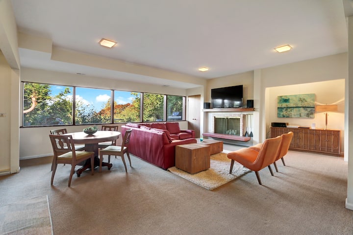 Ravens Landing: 2br, Midcentury In Arbor Heights - Seattle, WA