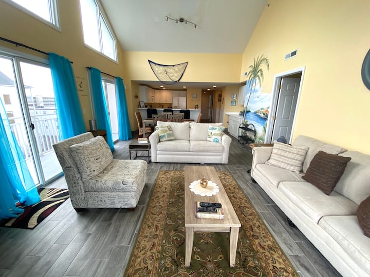 Ocean Block Condo- Steps To The Beach! - Ocean City, MD