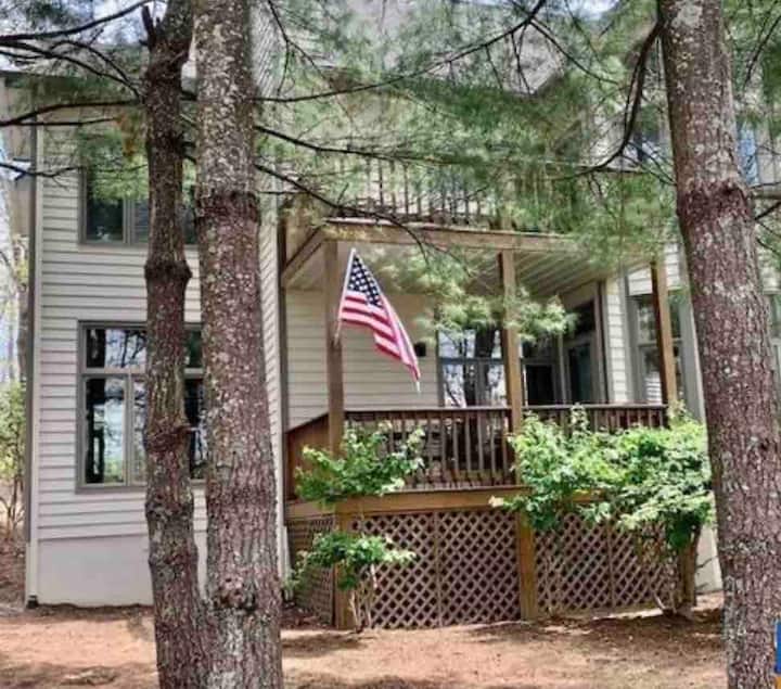 Wintergreen Condo Near Nature Foundation & Spa - Wintergreen, VA