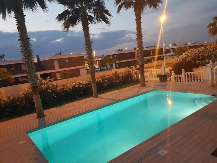 Unique & Gorgeous Villa,
Tres Palmeras - Santa Pola
