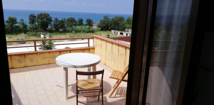 Appartamento Vista Mare. Arredato E Confortevole - Paola