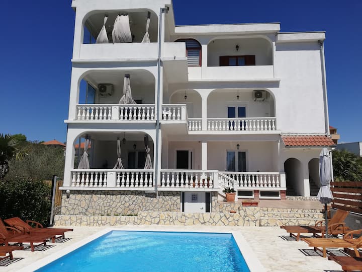 Luxury Three Bedroom Apartment Natura With Pool - Kroatië