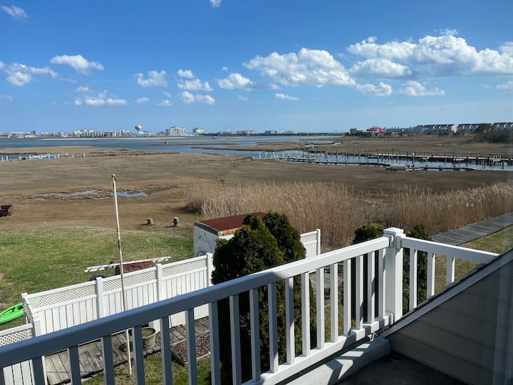 Stunning Bayfront Private Suite - Ocean City, MD