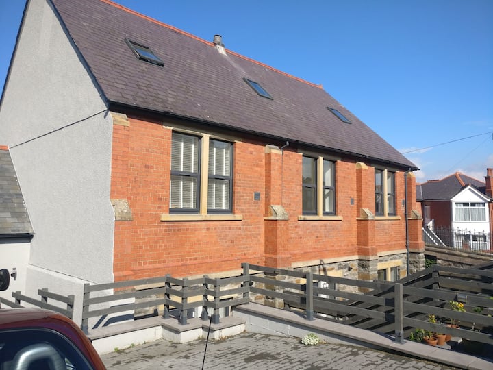 Double Room With En Suite In Converted Church - Rhos-on-Sea