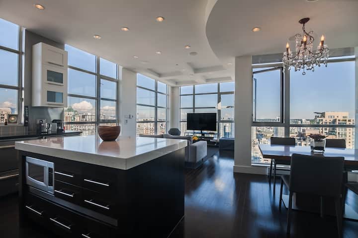 D15- 2 Br Downtown Luxury Suite - Vancouver