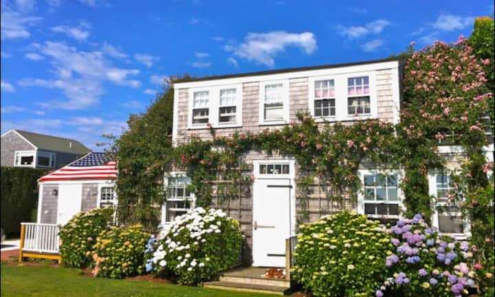 Charming Sconset Cottage Ocean Views, Nantucket Ma - Nantucket, MA