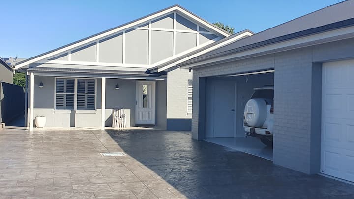 Brand New Hide Away East Tamworth - Tamworth