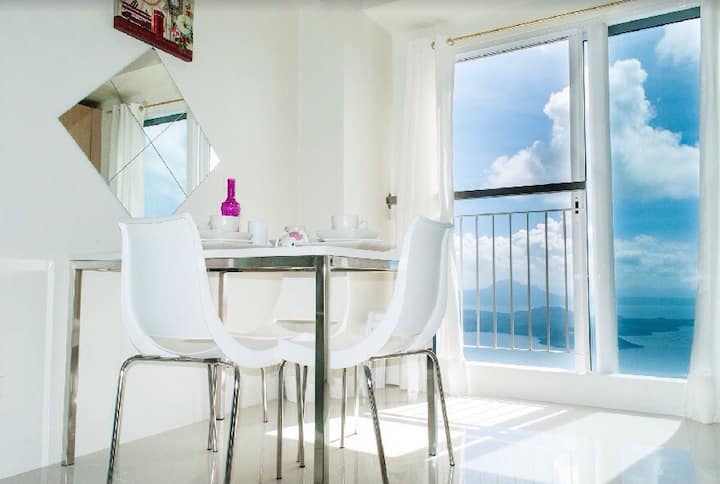 Tagaytay 1br Overlooking Taal Lake - Tagaytay