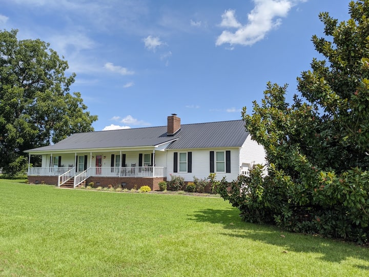 Southern Mama's Magnolia Manor - Goldsboro, NC