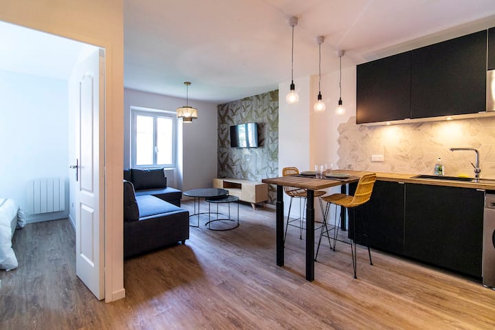 !°°°°! Amazing T2 Completely Redone With Taste - Marseille