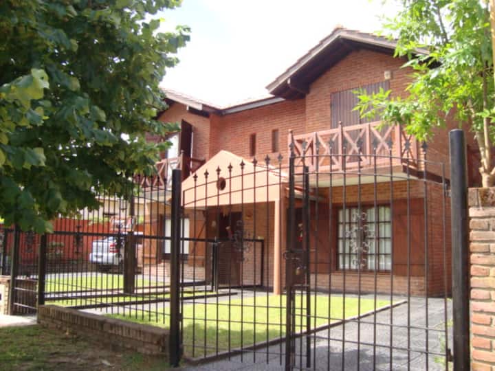 Verano 2025-gesell-d1 Alquiler Solo Familias- 6p - villa Gesell
