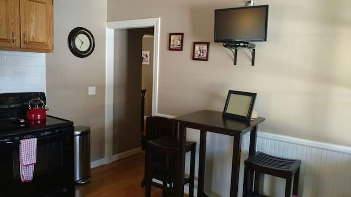 3bd House 3/4 Mile From Big House - Ann Arbor, MI