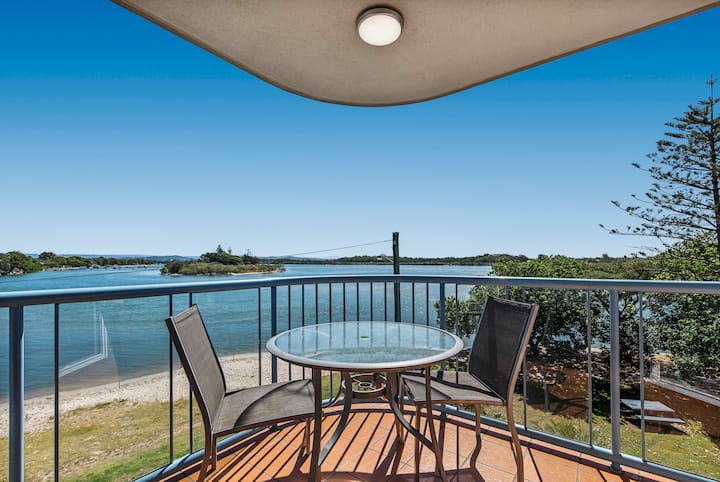 River Front Apartment - Sunshine Coast