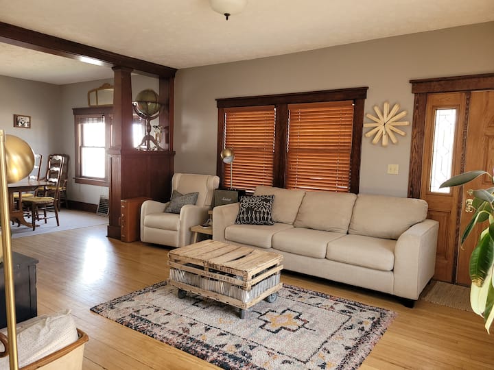 Charming Home A Few Minutes From 1-80 - Kearney, NE