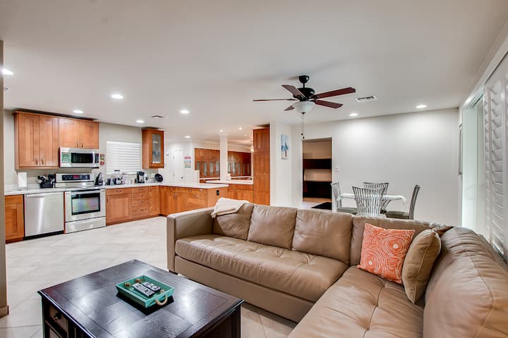 Scottsdale Getaway *Heated*pool* 5-min To Old Town - Scottsdale, AZ