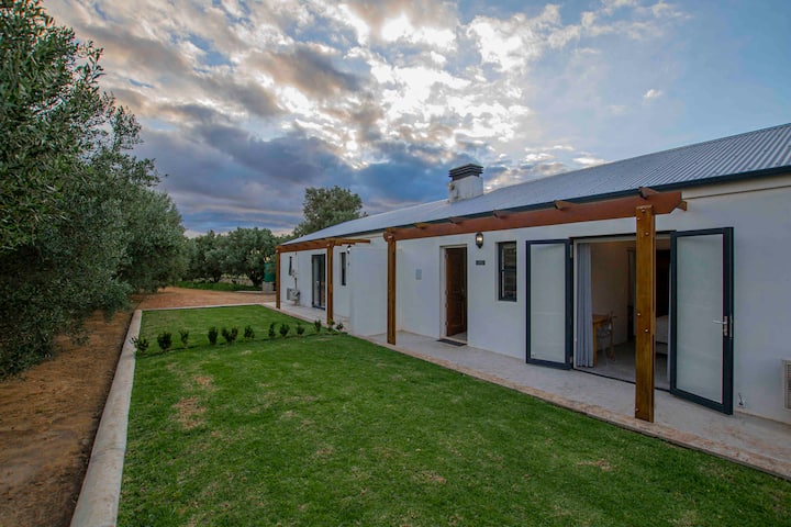 Denneboom Geduld Vineyard Cottage - Paarl