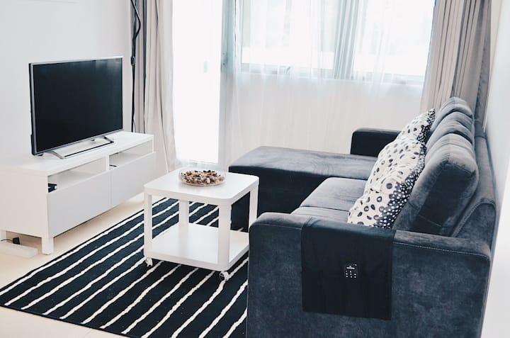 Cordero's Cozy Condo Fast Wi-fi Netflix In Qc - Quezon City