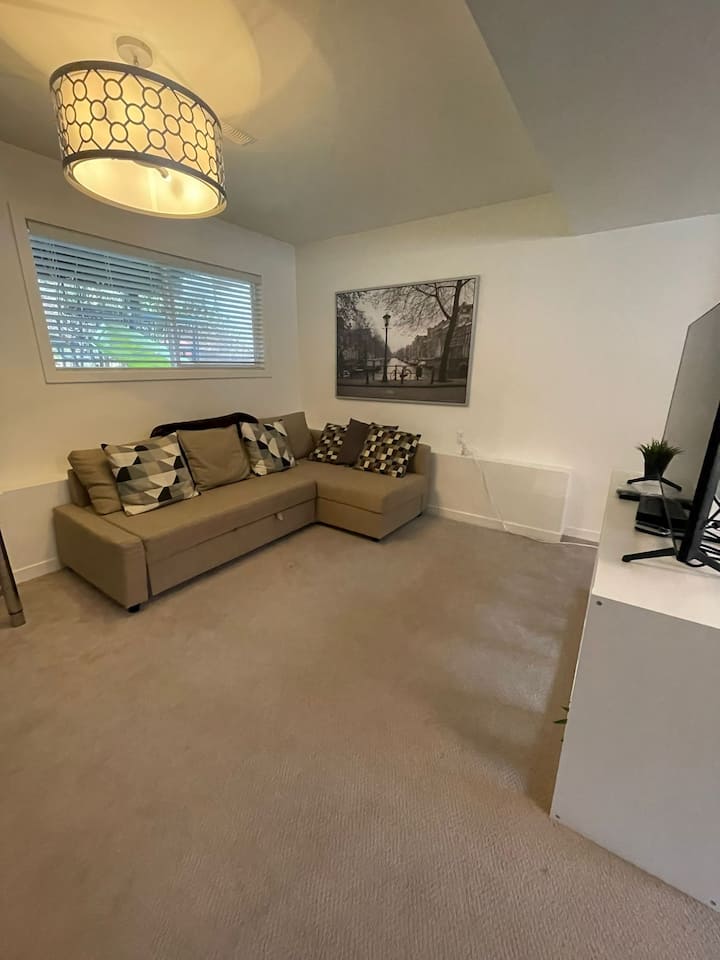 Large 1 Bed Suite + Full Kitchen-long Term Welcome - Abbotsford