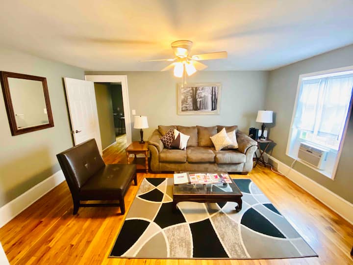 1b Apt Near Downtown And Hospitals. - Winston-Salem, NC