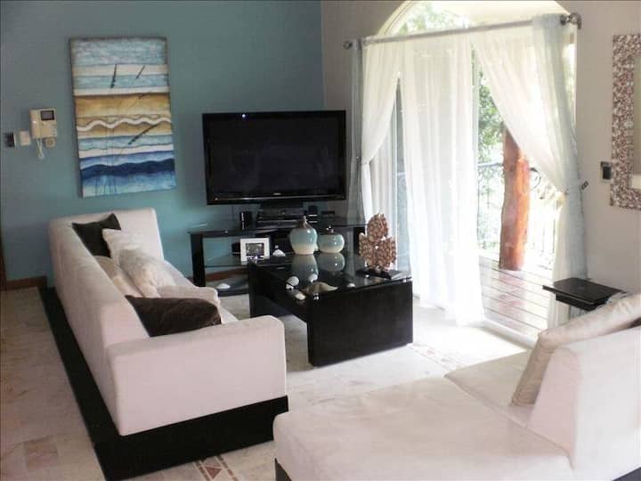 Casa Pariaiso - ¡Ubicación Perfecta Para La Quinta Y La Playa! Penthouse Condo 2br / 2bth - Riviera Maya