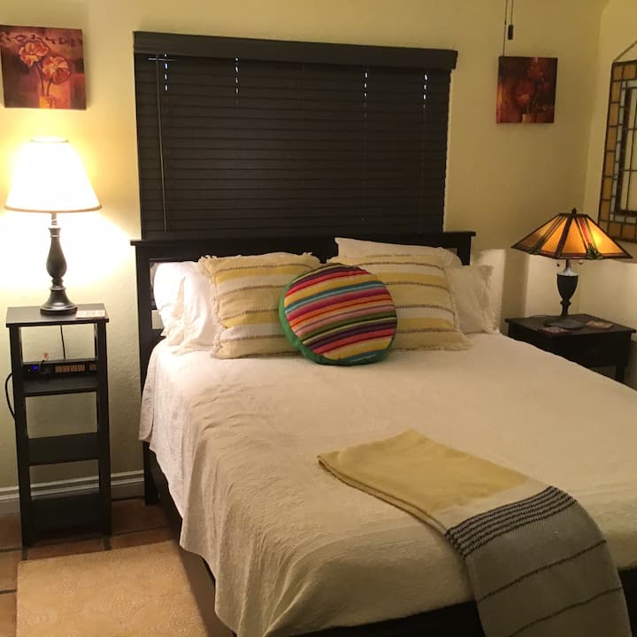 Safe, Secure, Beautiful, Friendly, Beach Escape - Del Mar, CA
