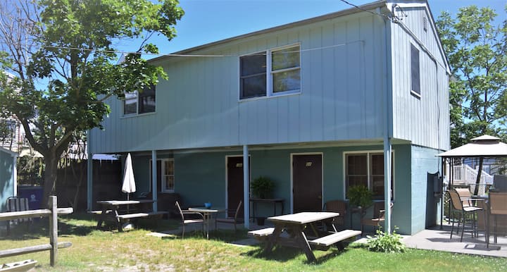 Charming Duplex Steps Away From The Beach. - Dewey Beach, DE