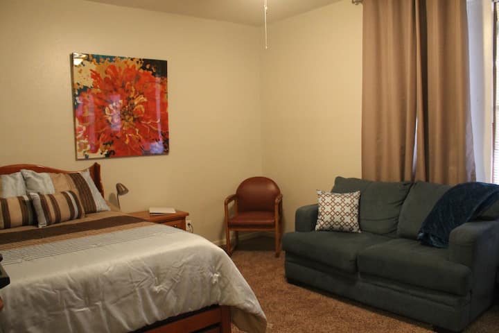 Conveniently Located Studio - Wichita Falls, TX