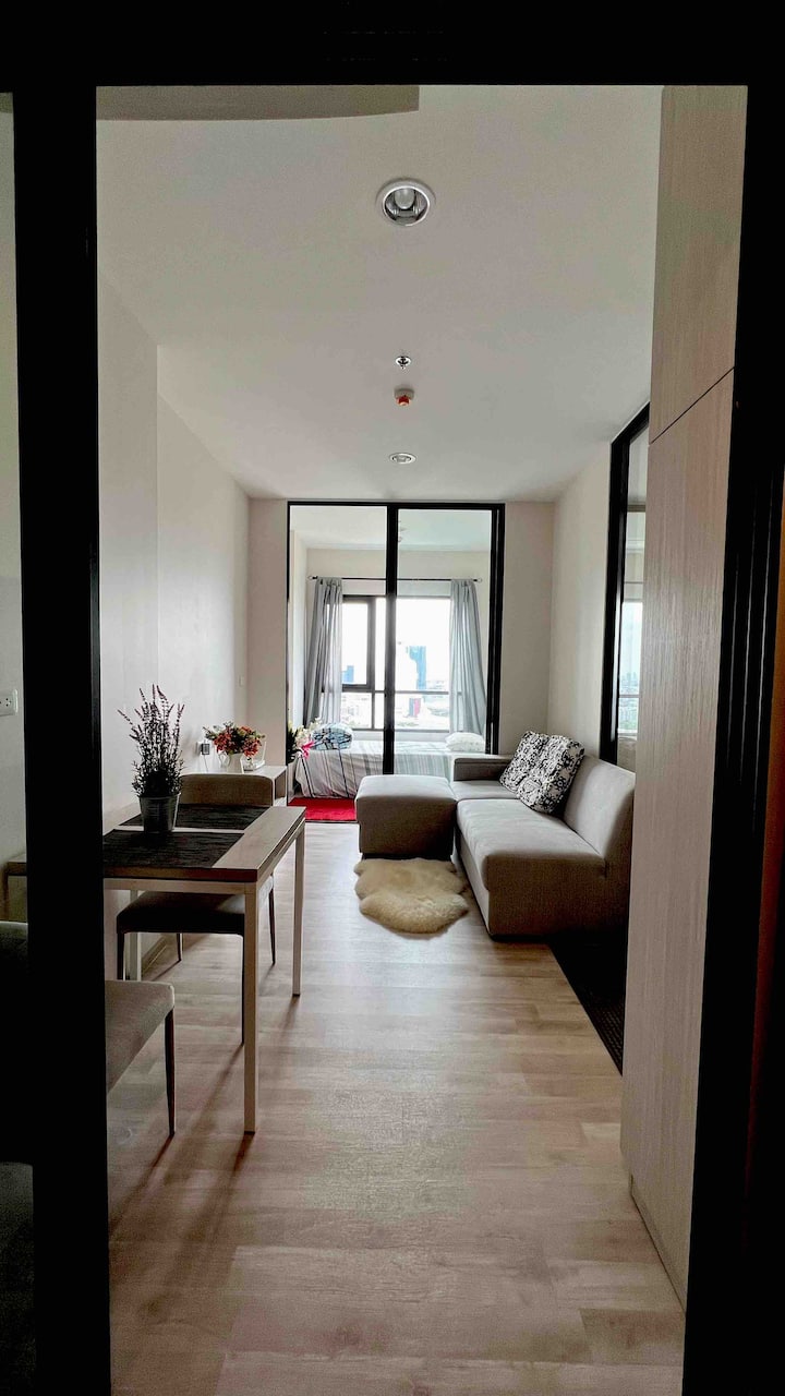 2-bed Apartment (Double + Single) With A Huge Pool - Bang Phli District