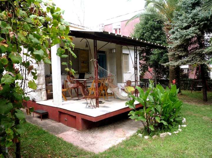 Budva Entire House + Garden&parking-near Old City - Budva