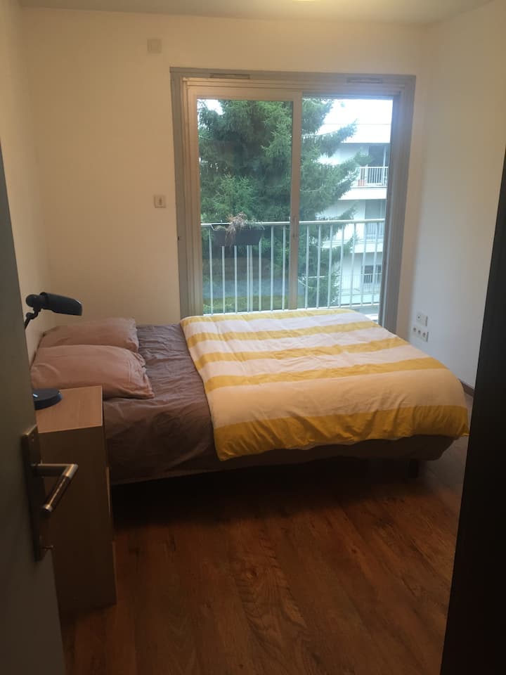 Chambre Sur Balcon + Salle De Bains Privative - Cesson-Sévigné
