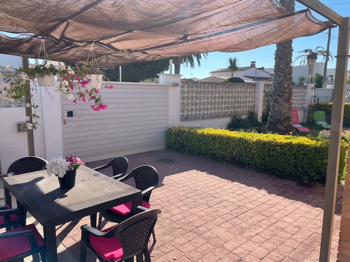 Bonita Casa En El Centro De Empuriabrava - Empuriabrava