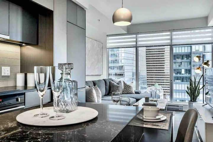 Spectacular 2bedroom Condo In Heart Of Montréal - Montreal