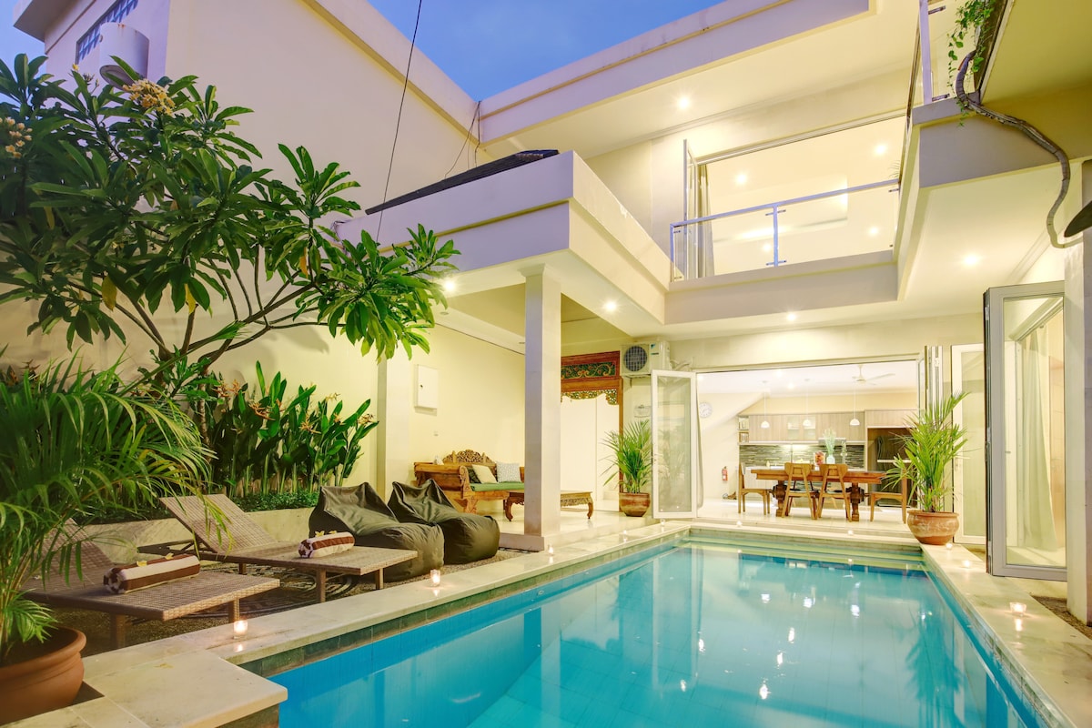 Villa Kalih, impresionante villa en el centro de Seminyak - Villas en ...