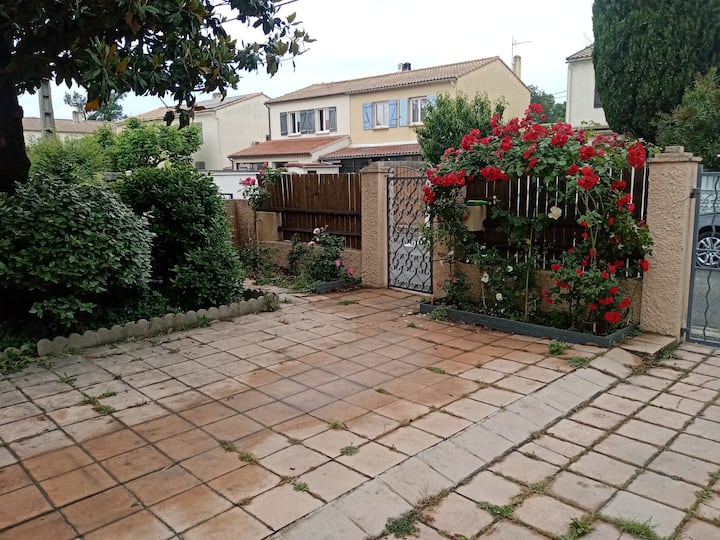 Studio Terrasse Sur Jardin Et Parking - 亞維農