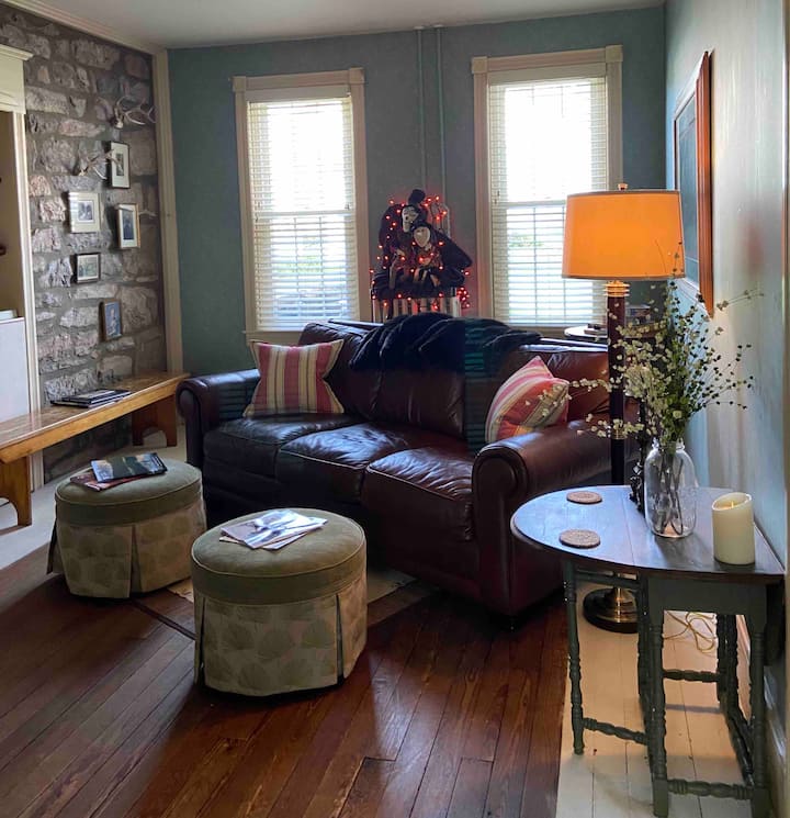 Four Bedroom Farmhouse With Pool - Hamburg, PA